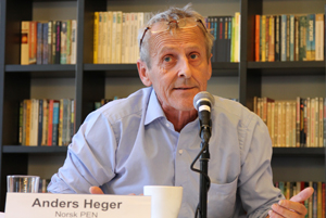 Fullsatt debattmøte om Ibsenprisen - Den norske Helsingforskomité